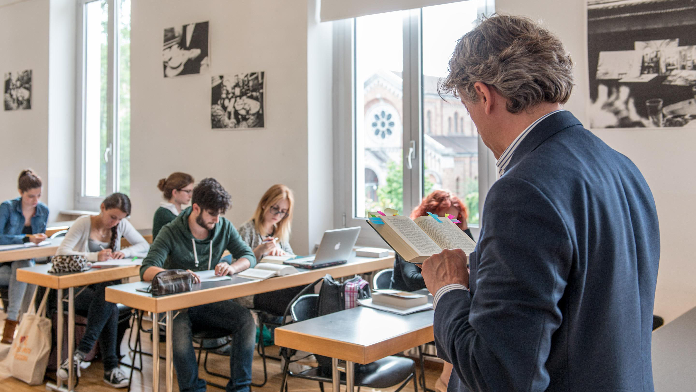 Studiare lettere? Scegli la migliore alternativa | Laurea Triennale in Lingua, letteratura e ...